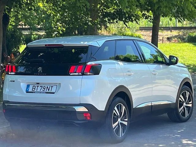 Peugeot 3008 1.5 BlueHDi Allure EAT8 com 106 000 km por 20 997 € Espaço ...