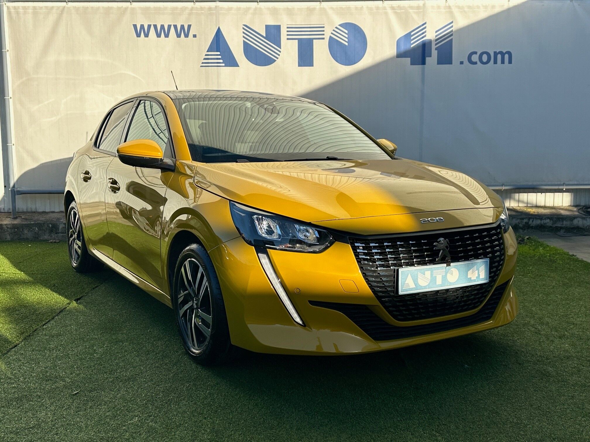 Peugeot 208 1.2 PureTech Allure Pack com 73 924 km por 13 950 € Auto 41 ...