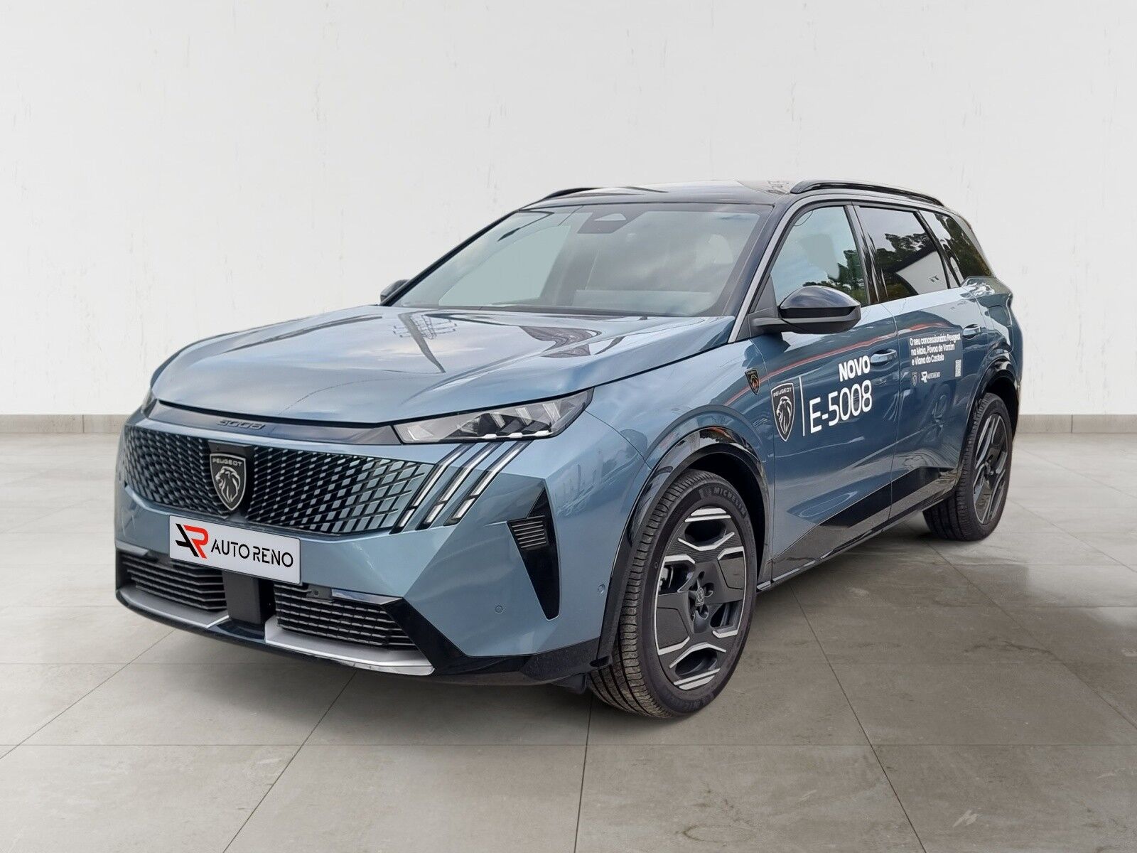 Peugeot 5008 e- 73 kWh GT com 6 800 km por 51 490 € Auto Reno Minho ...