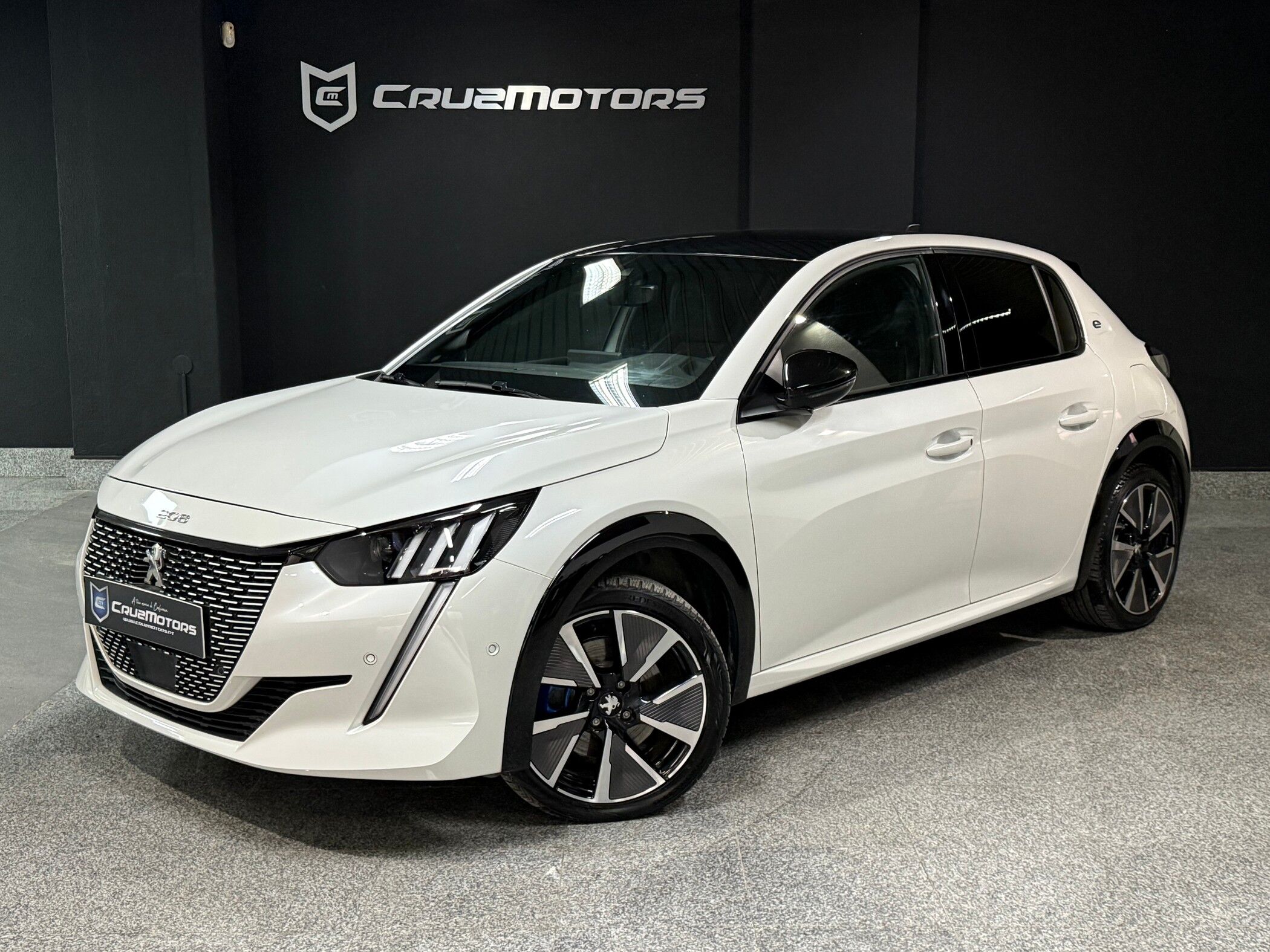 Peugeot 208 e- 50 kWh Active Pack com 34 000 km por 19 900 € CruzMotors ...