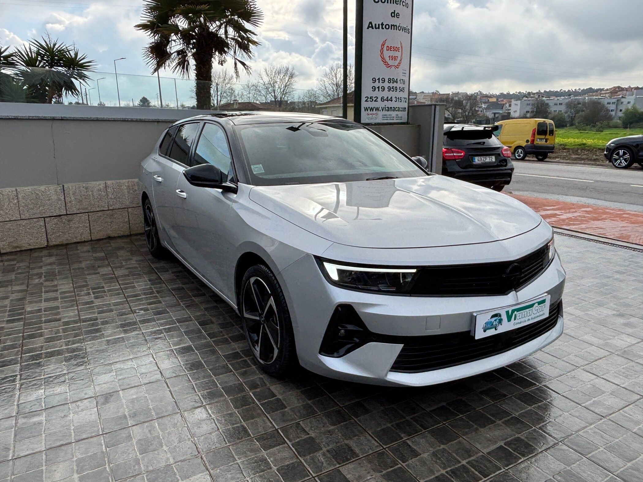 Opel Astra 1.2 T GS com 28 400 km por 21 930 € VianaCar | Porto