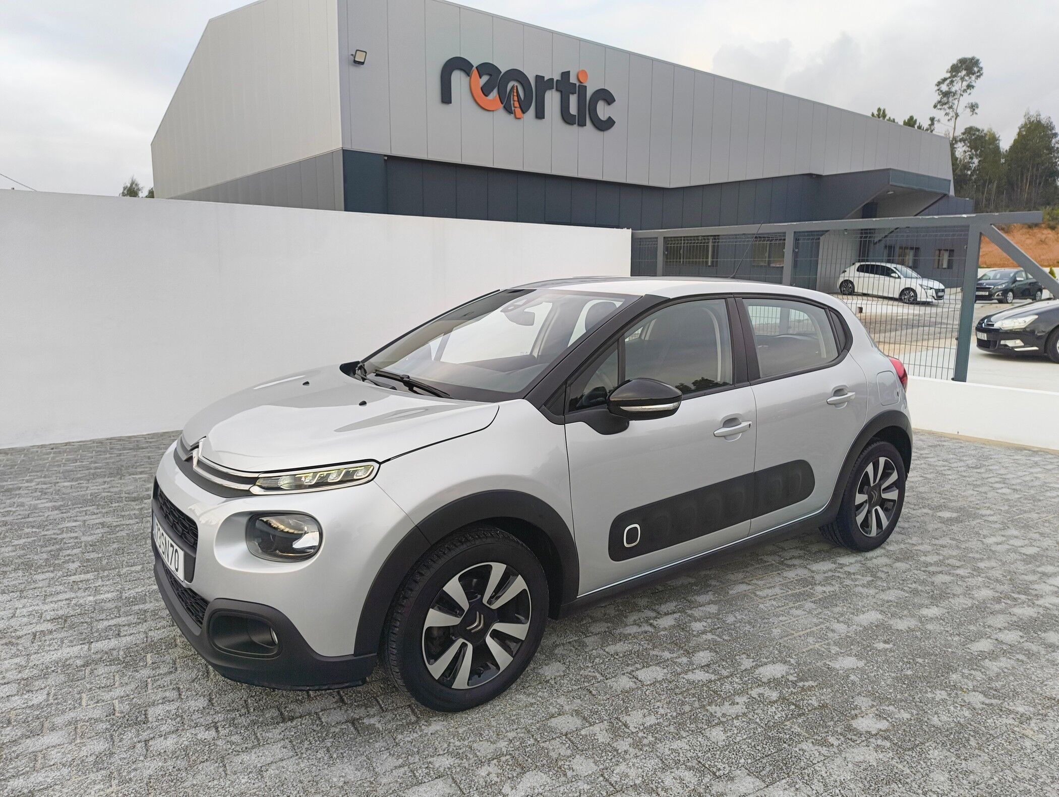 Citroen C3 1.2 PureTech Shine com 61 050 km por 10 750 € Neortic ...