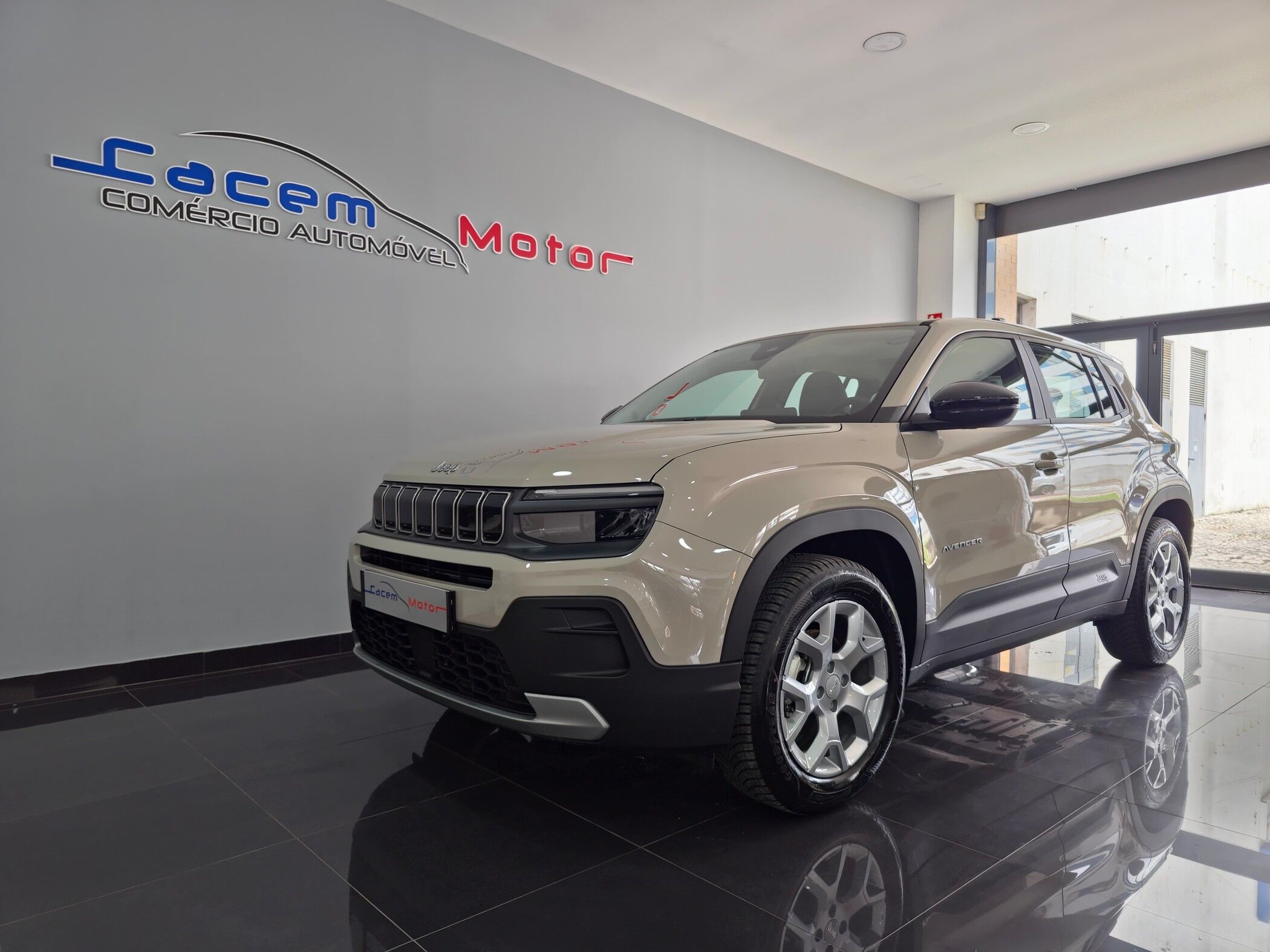 Jeep Avenger 1.2 GSE T3 Altitude com 16 km por 24 890 € Cacem Motor ...