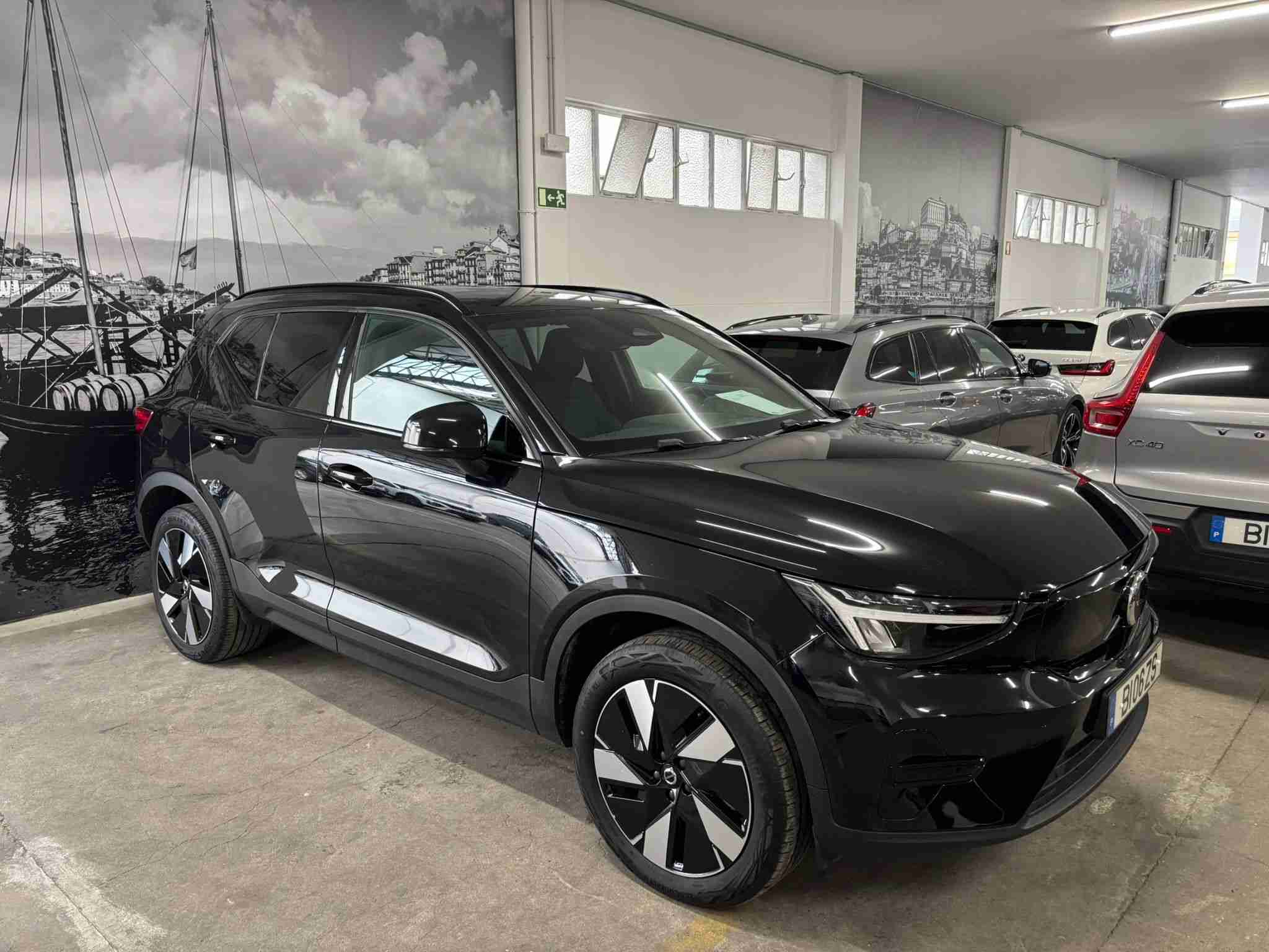 Volvo EX40 82 kWh Single Motor Extended Range Plus com 18 883 km por 46 ...