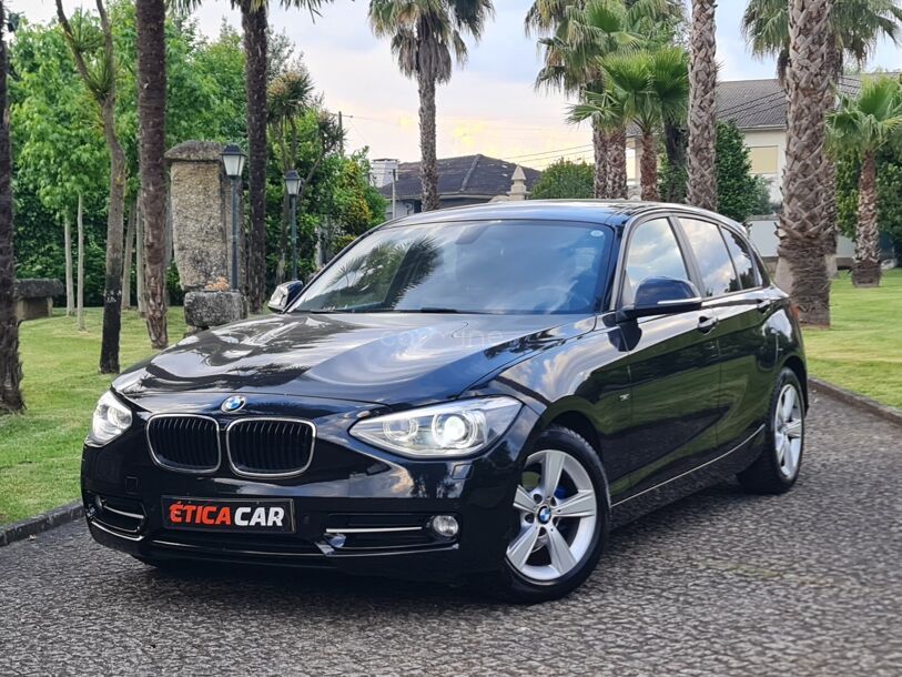 BMW Serie-1 116 d EDynamics Line Sport com 169 000 km por 15 500 ...