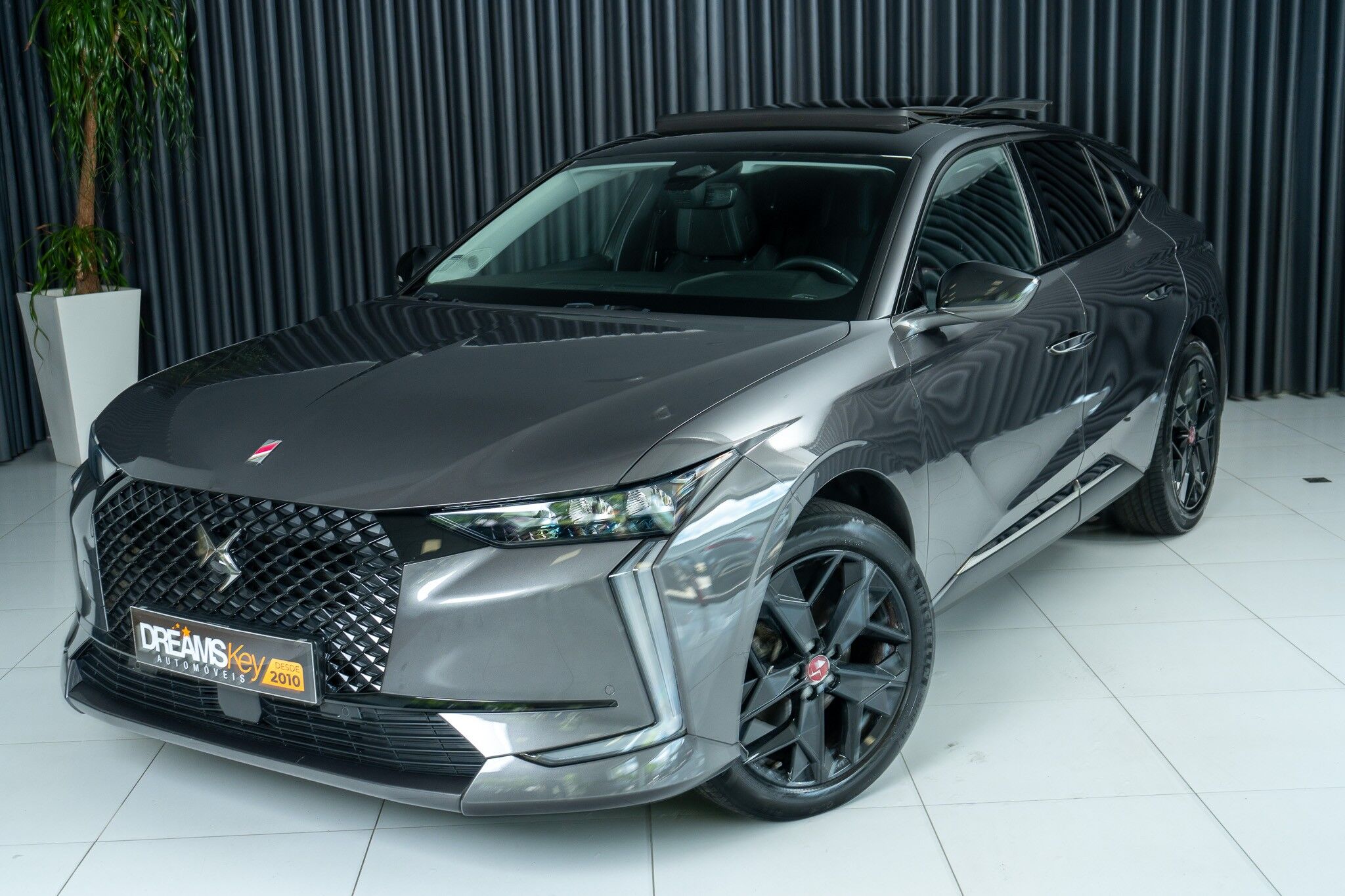 DS DS 4 1.2 PureTech Performance Line EAT8 com 26 800 km por 25 800 € Dreamskey | Braga