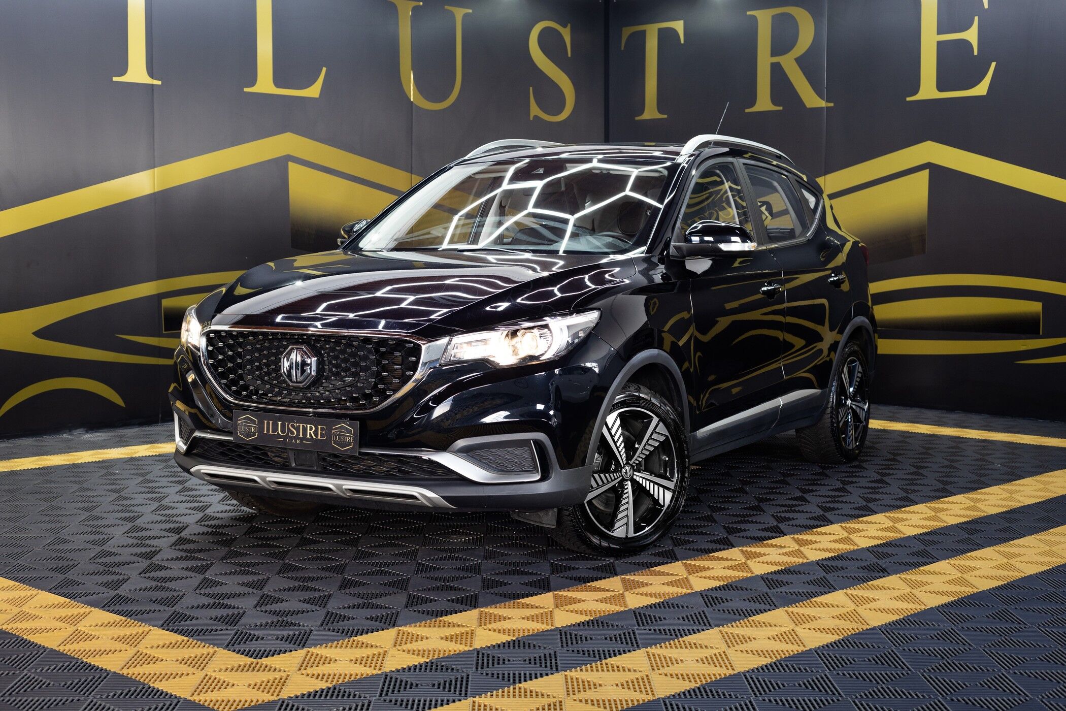 MG ZS 44.5 kWh Luxury com 33 000 km por 17 900 € Ilustre Car | Porto