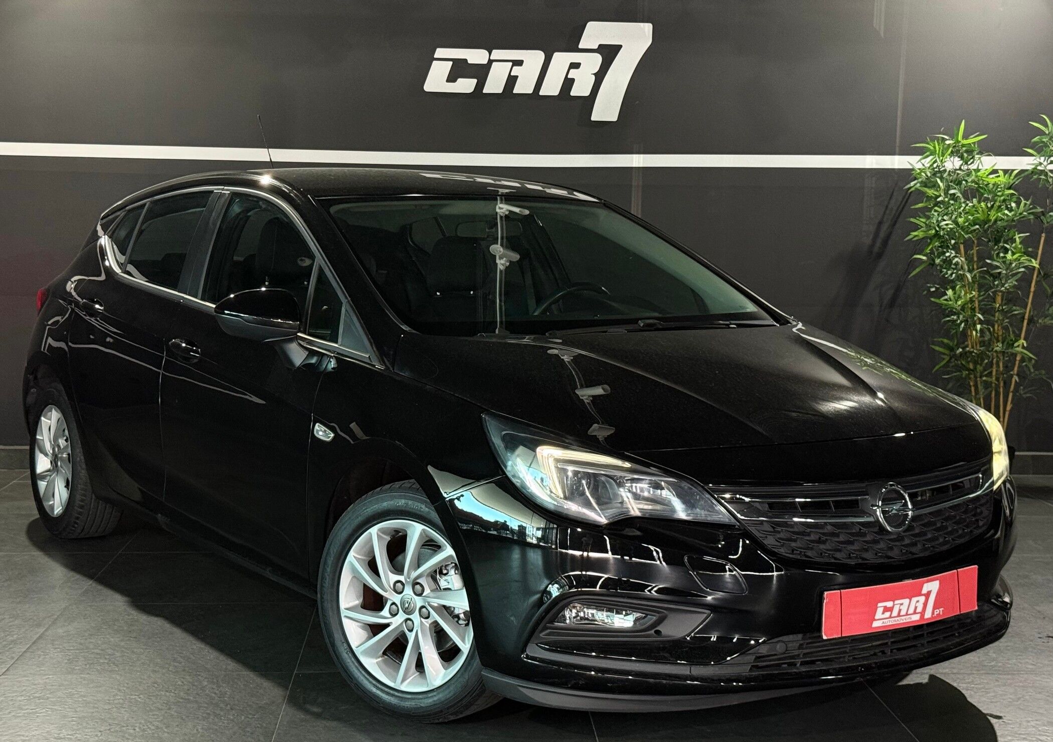 Opel Astra 1.0 Innovation S/S com 95 152 km por 14 250 € Car7 - Ovar | Aveiro