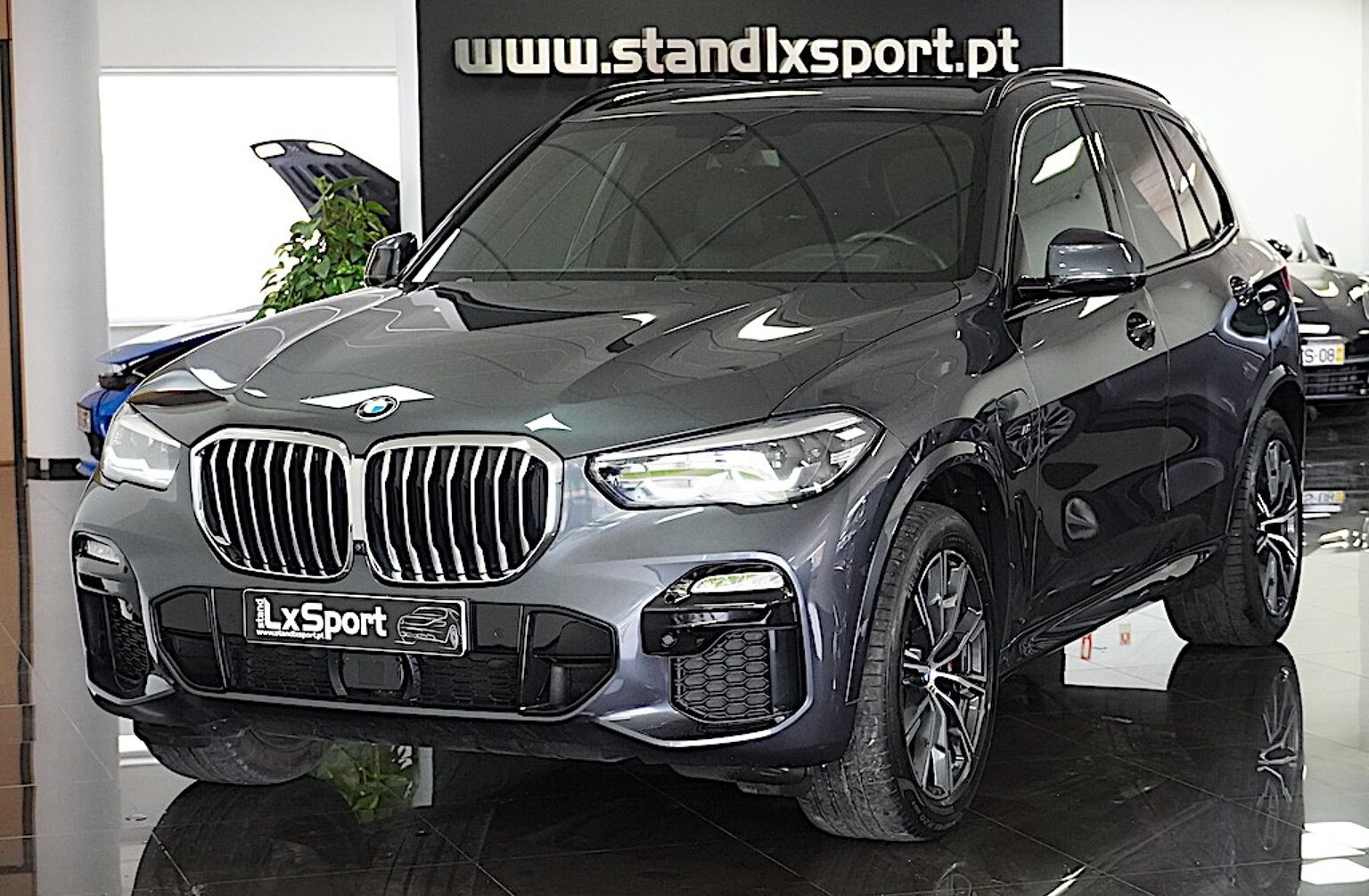Stand LX Sport, Loures - Stand de carros usados | Carmine.pt