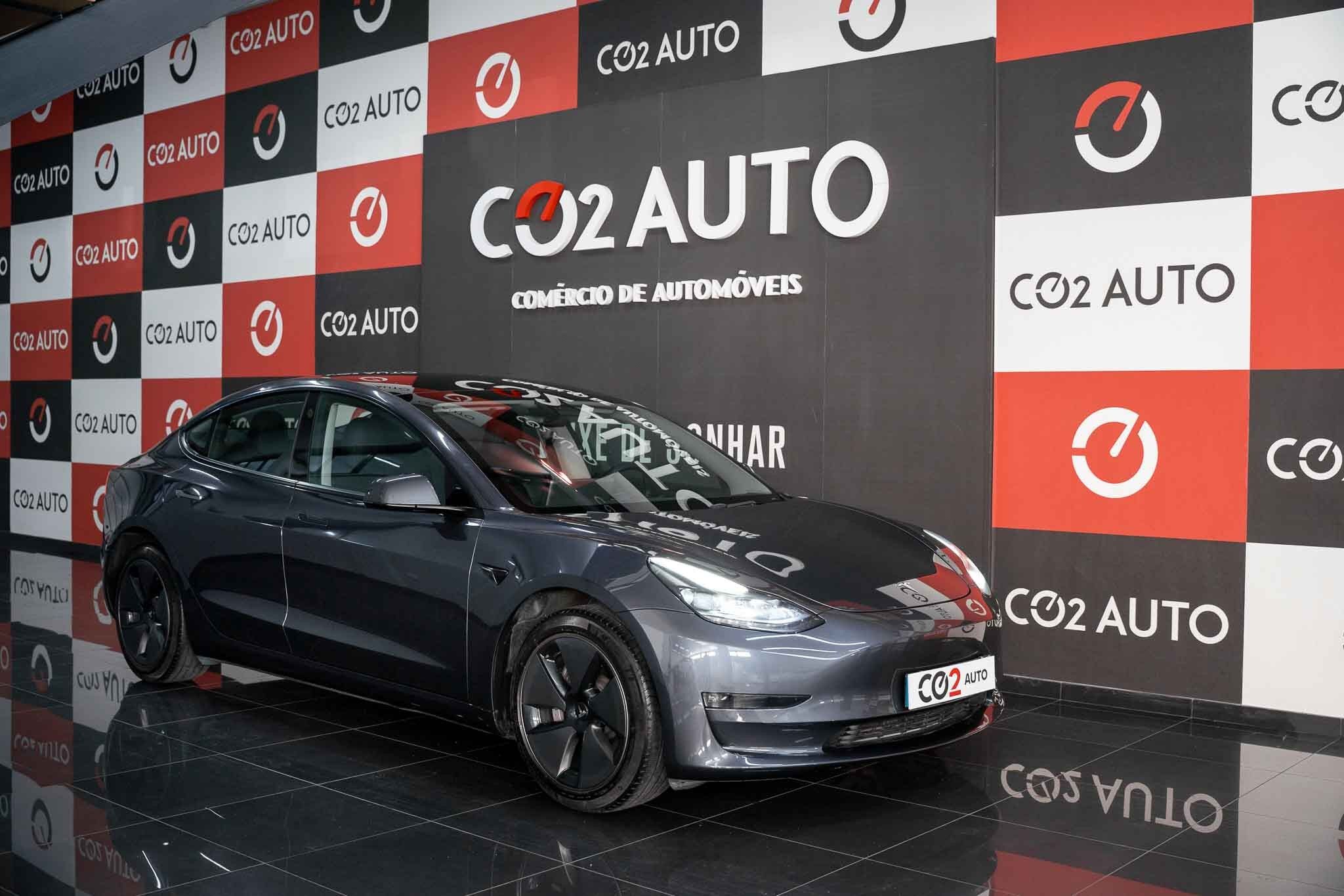 Tesla Model 3 Long Range Tração Traseira com 54 953 km por 33 900 € CO2 ...
