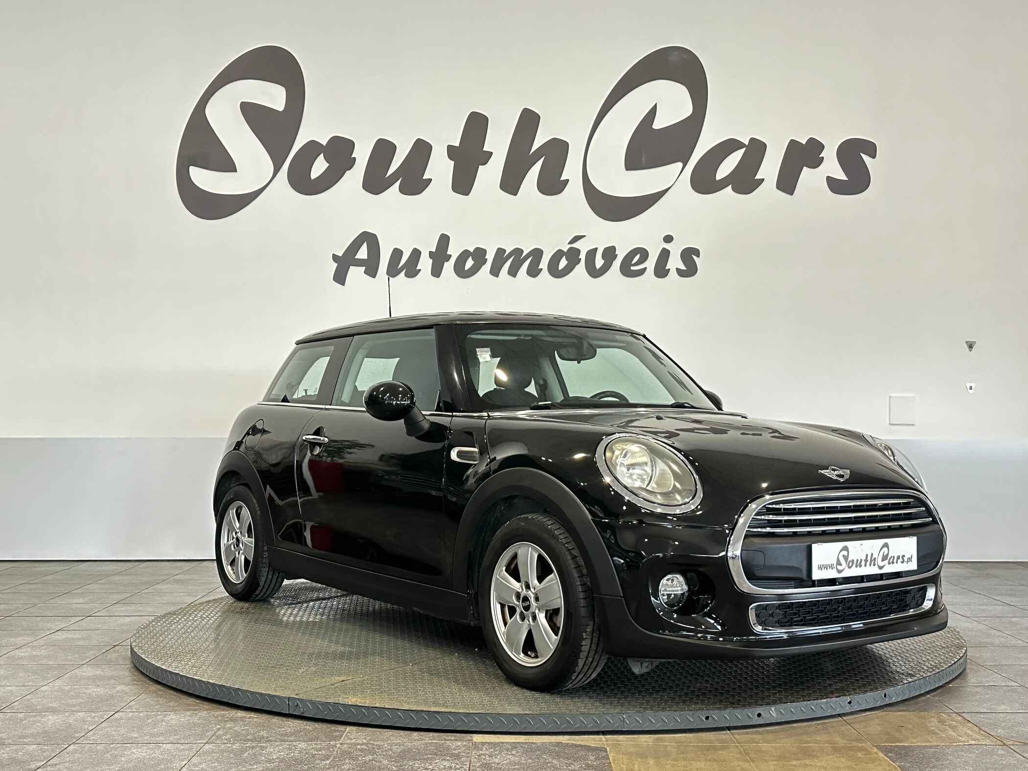 Mini Mini One com 129 671 km por 9 980 € Southcars | Setúbal
