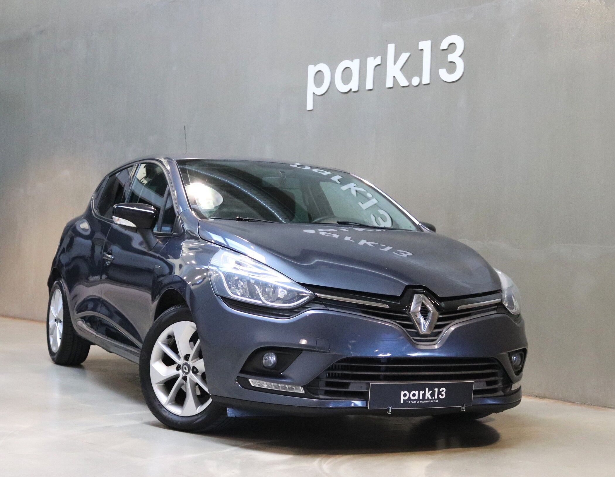 Renault Clio 0.9 TCe Limited Edition com 116 209 km por 10 950 € Park13 ...