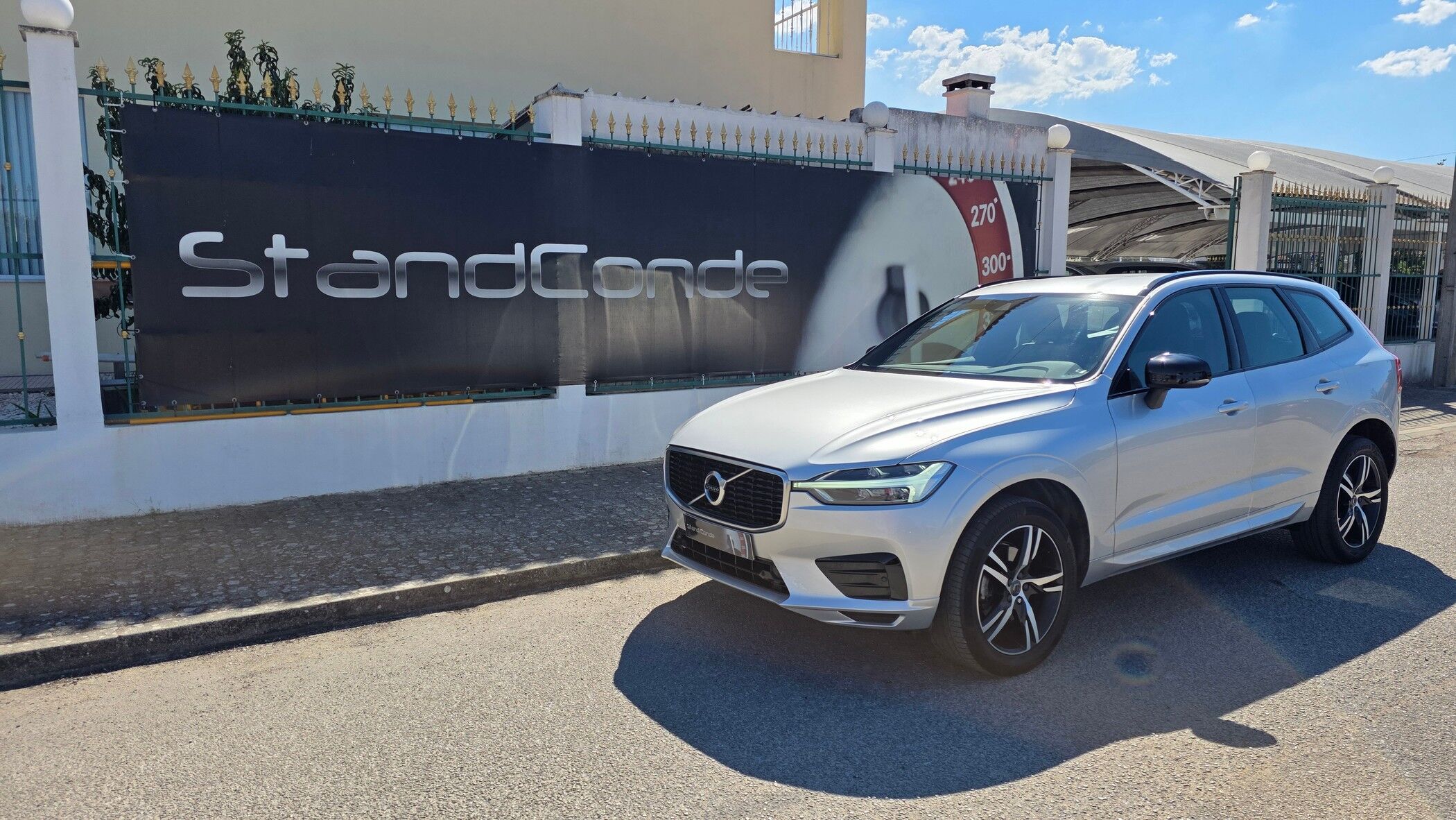 Volvo XC60 2.0 D4 R-Design Geartronic com 86 700 km por 36 900 ...