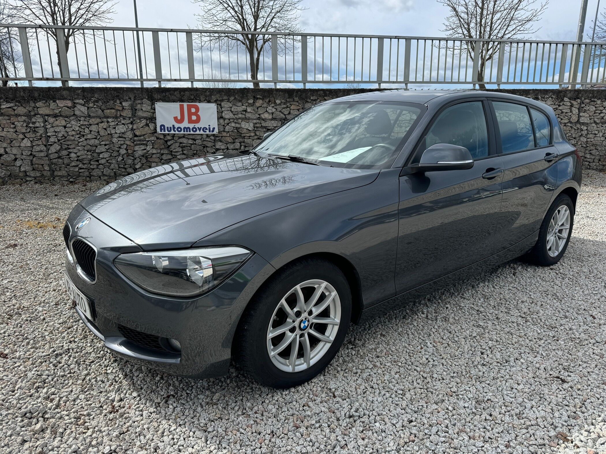 BMW Serie-1 116 d EfficientDynamics com 141 000 km por 14 450 € JB ...