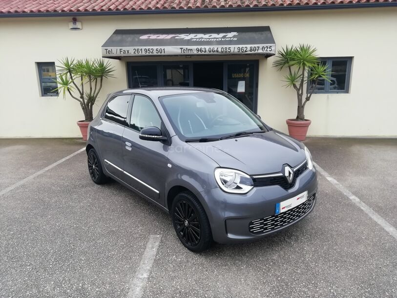 Renault Twingo E-Tech. 22 Urban Night com 37 900 km por 14 000 ...