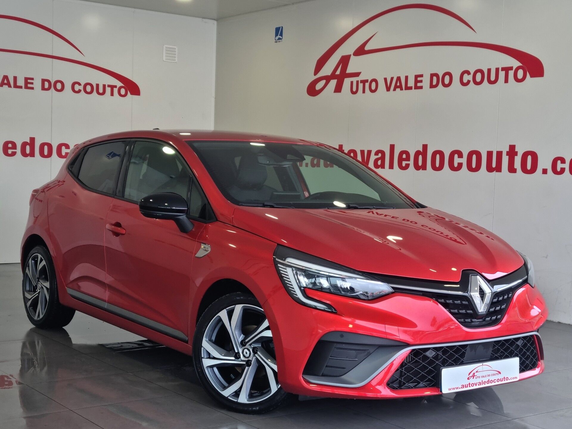 Renault Clio 1.0 TCe RS Line com 67 948 km por 16 990 € Auto Vale do ...