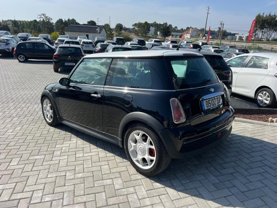Mini Mini One 1.4 D com 178 114 km por 5 500 € Multidrive | Leiria