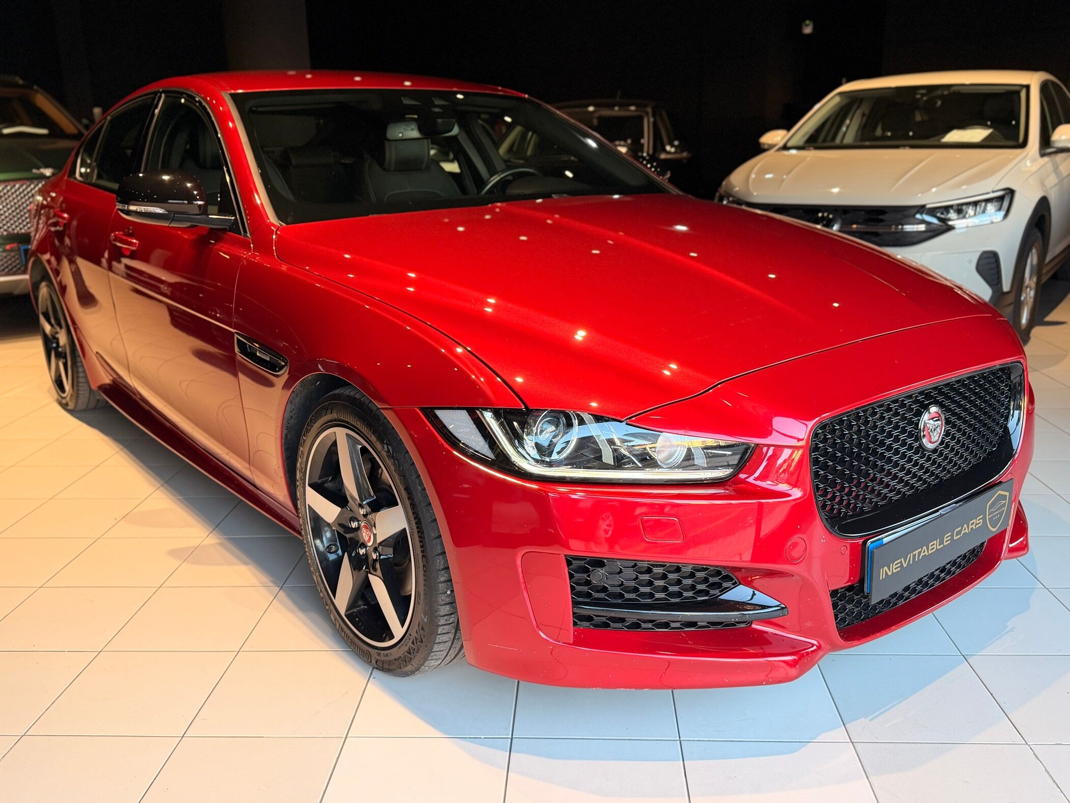 Jaguar XE 2.0 D R-Sport Aut. com 159 000 km por 18 990 € Inevitable ...