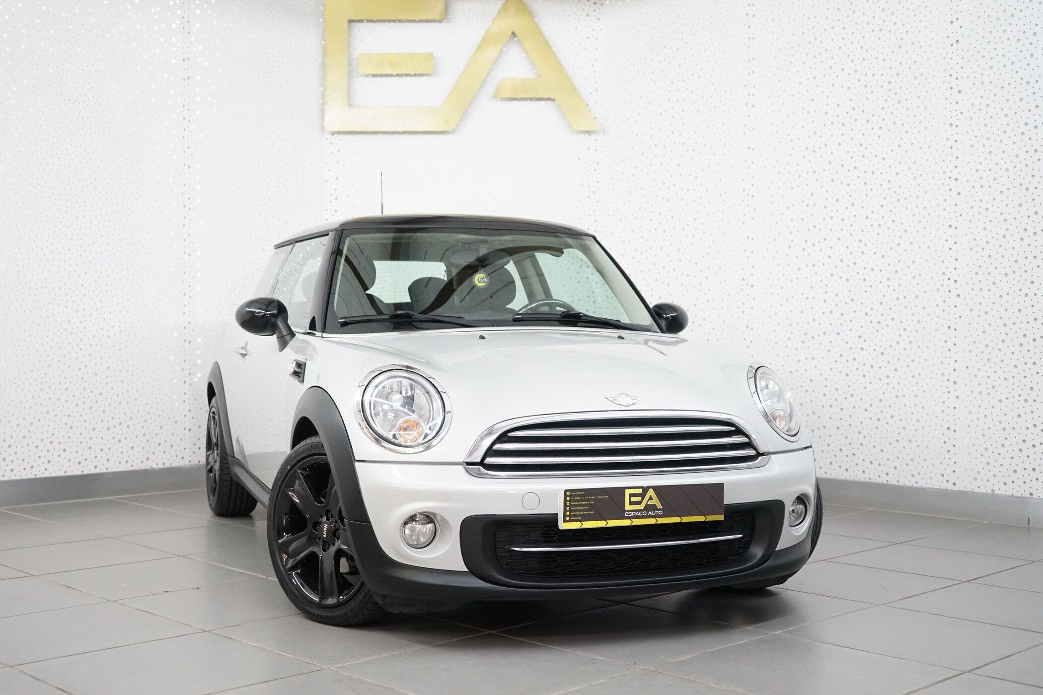 Mini Mini Cooper D com 232 325 km por 8 980 € Espaço Auto | Aveiro