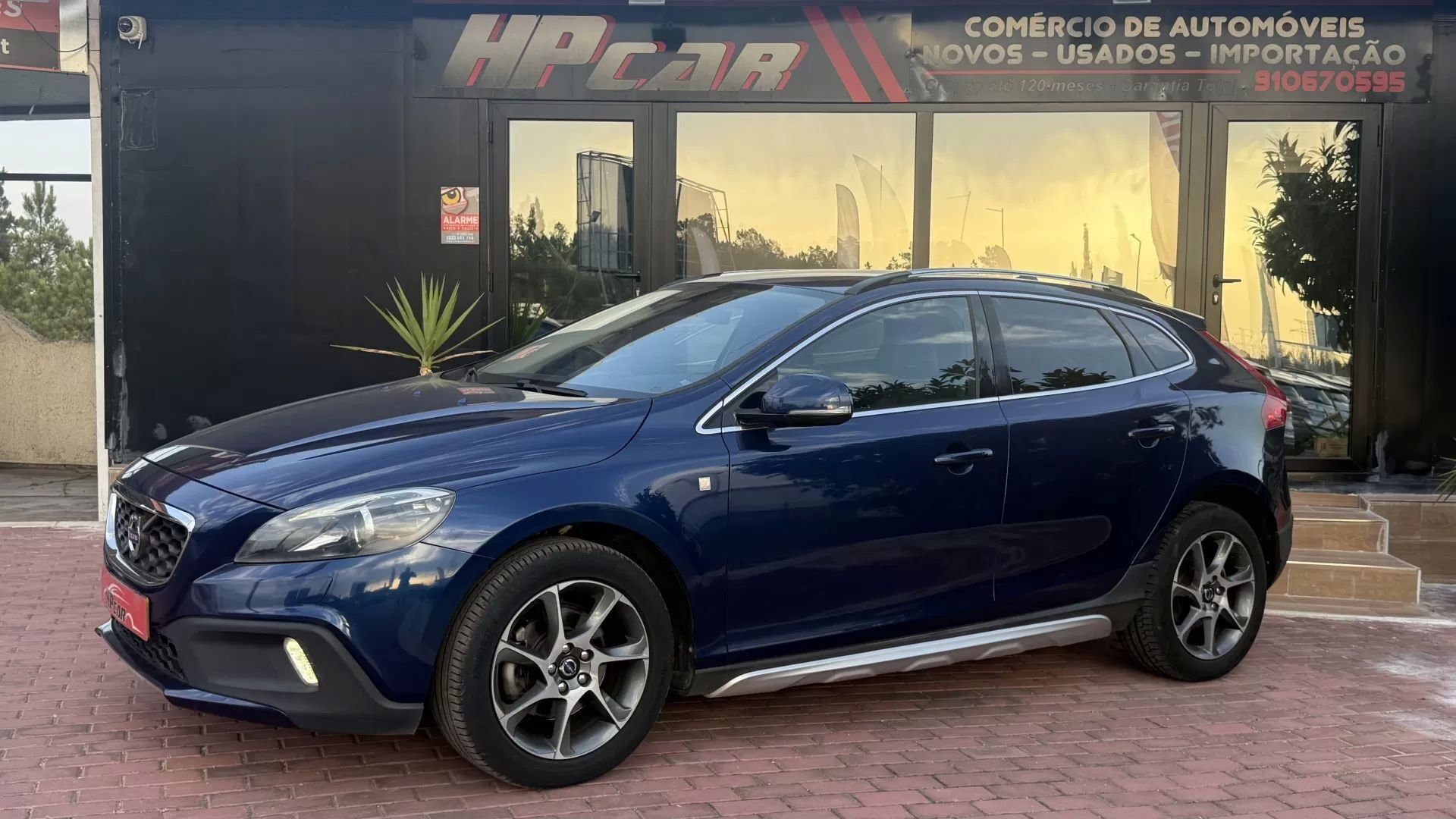 Volvo V40 1.6 D2 VOR Powershift com 185 000 km por 13 990 € HP Car | Setúbal
