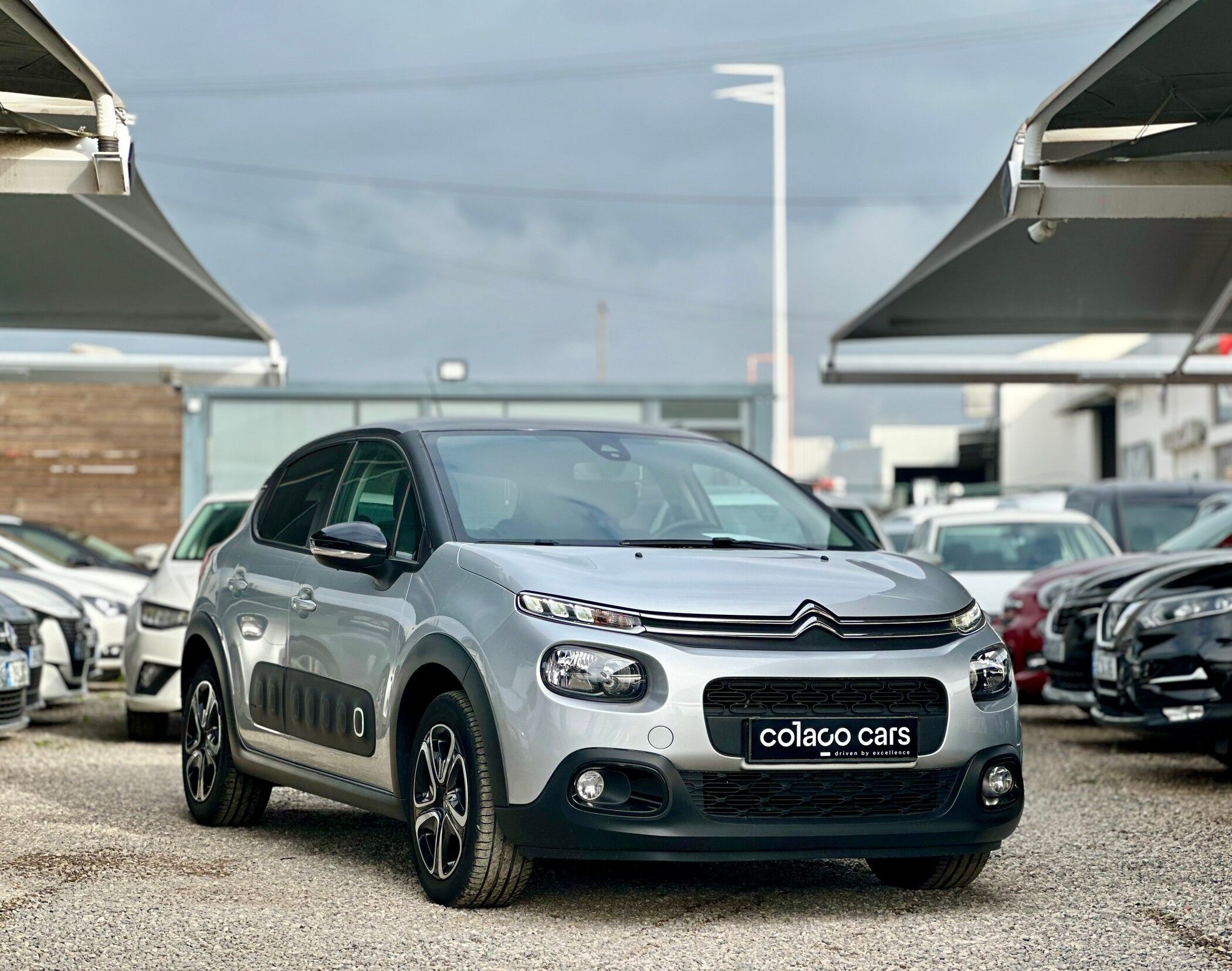Citroen C3 1.2 PureTech Live com 79 000 km por 12 900 € Colaço Cars | Faro
