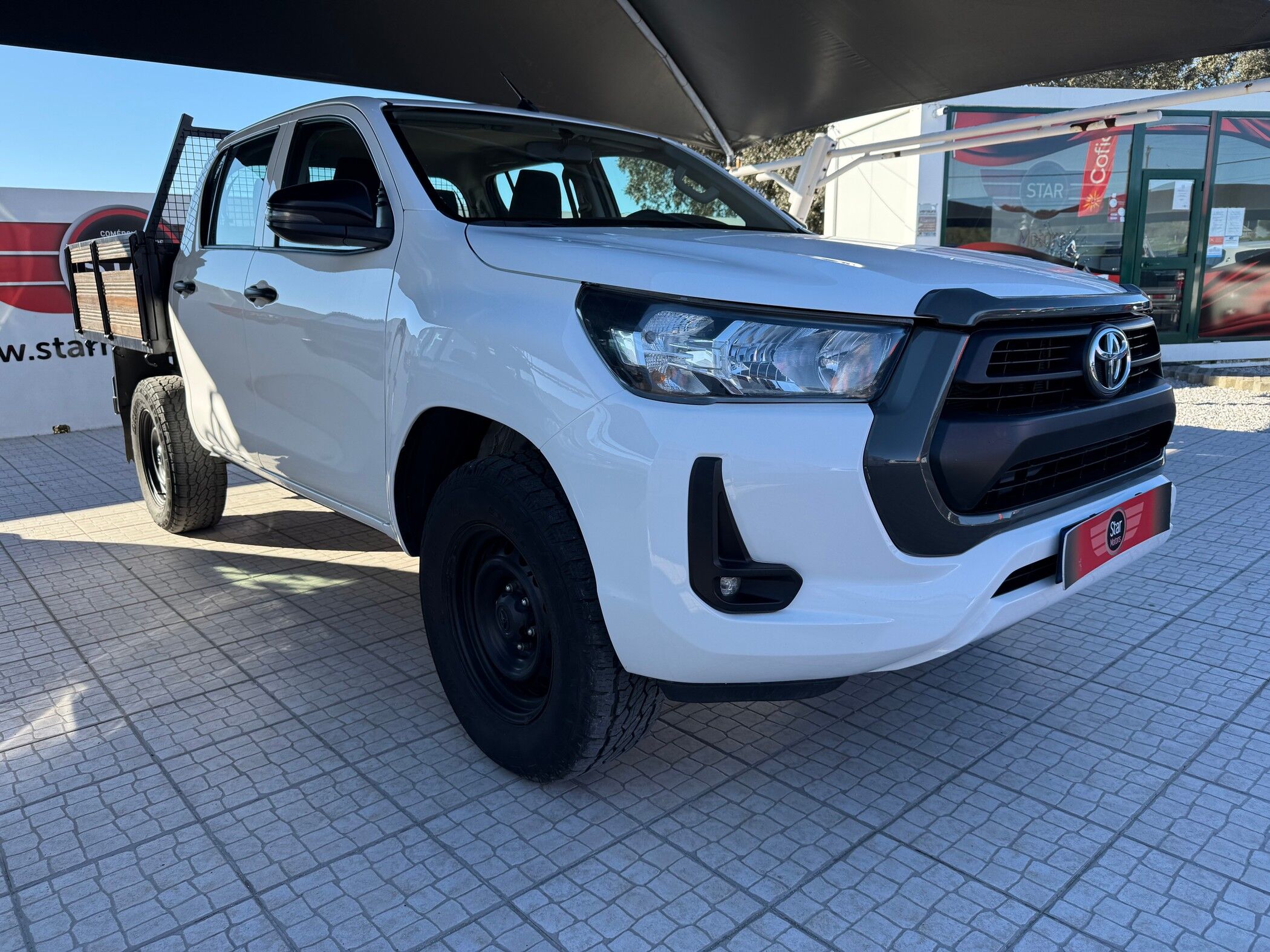 Toyota Hilux 2.4 D-4D 4WD CD CH com 147 300 km por 35 450 € Star Motors | Évora