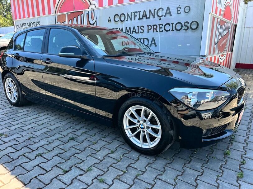 BMW Serie-1 116 d EDynamics Line Urban com 189 367 km por 14 489 ...