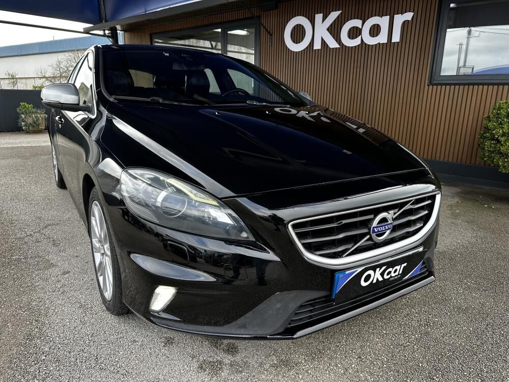 Volvo V40 2.0 D2 R-Design com 282 364 km por 10 500 € OKcar | Lisboa