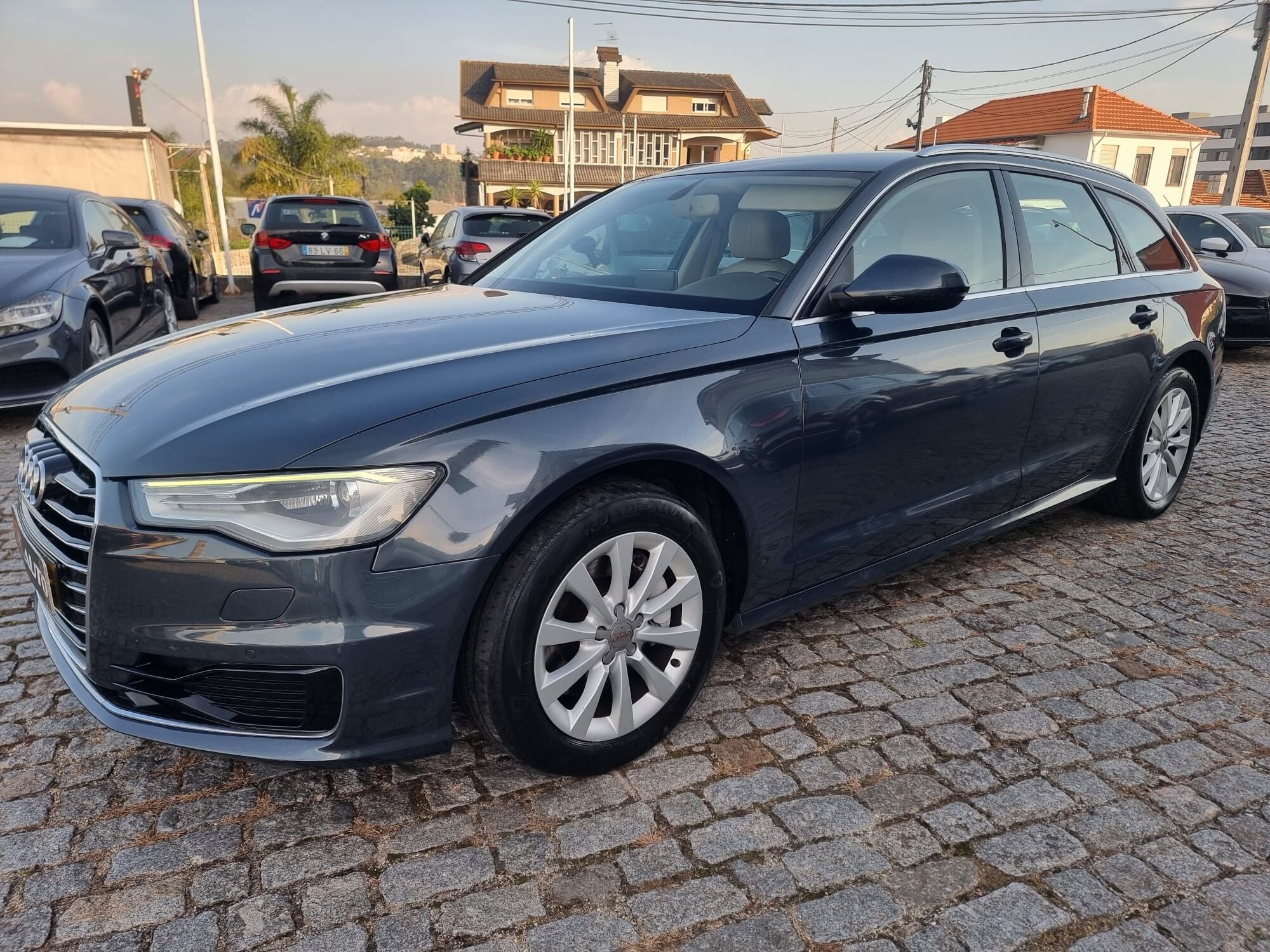 Audi A6 3.0 TDi V6 Business Line S tronic com 285 000 km por 18 750 ...