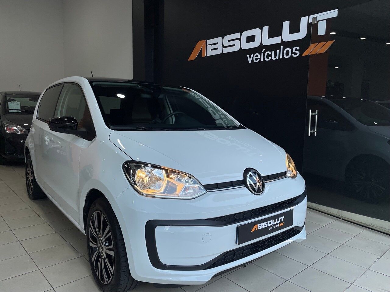 Volkswagen Up 1.0 Move Up! com 19 835 km por 13 990 € Absolut Veículos | Porto