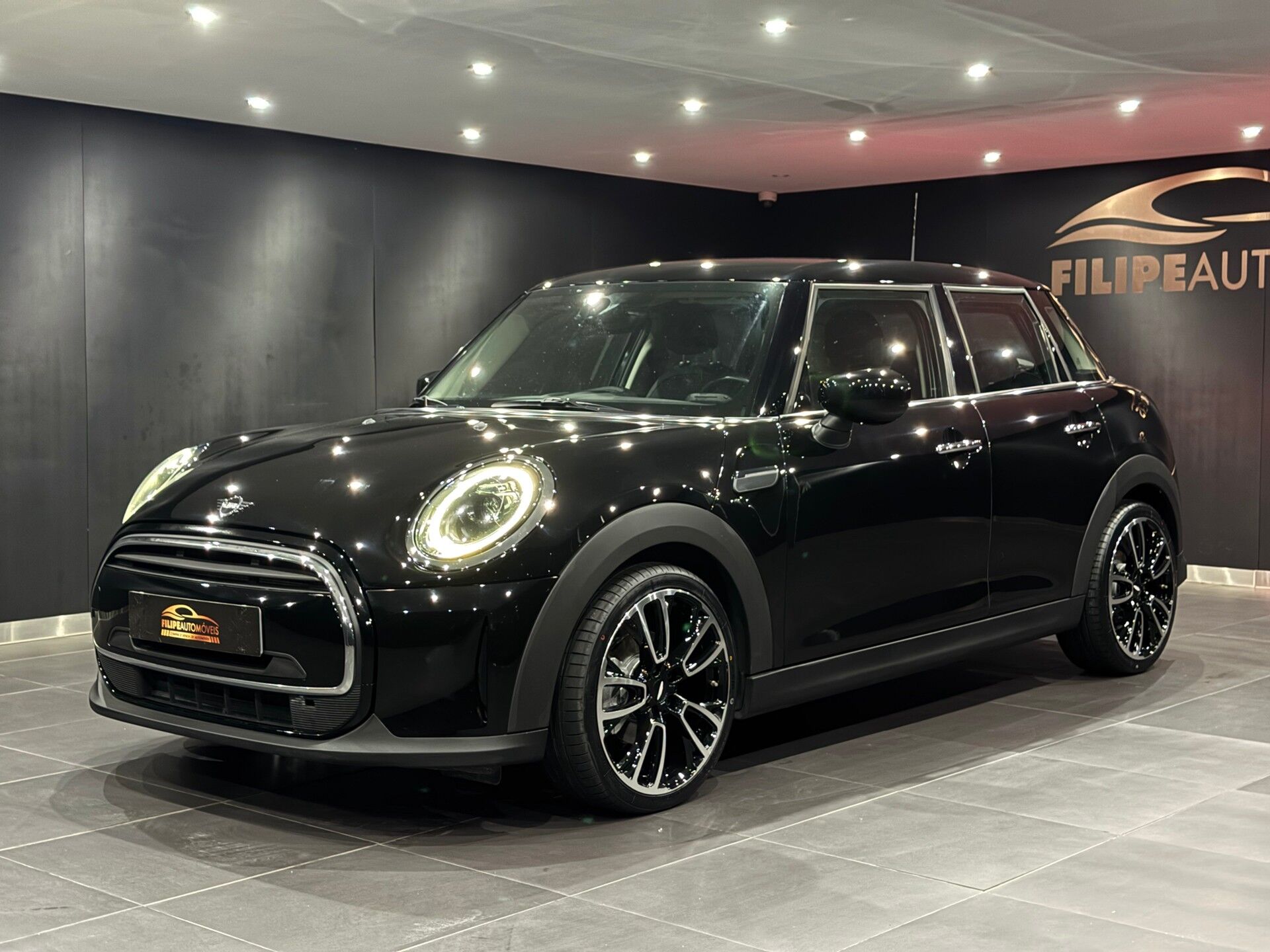 Mini Mini One Sport Edition com 110 000 km por 19 900 € Filipe ...