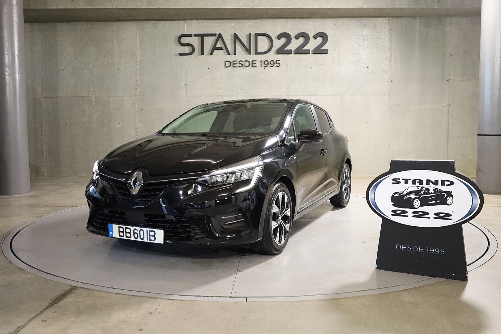 Renault Clio 1.5 Blue dCi Evolution com 34 000 km por 17 750 € Stand ...