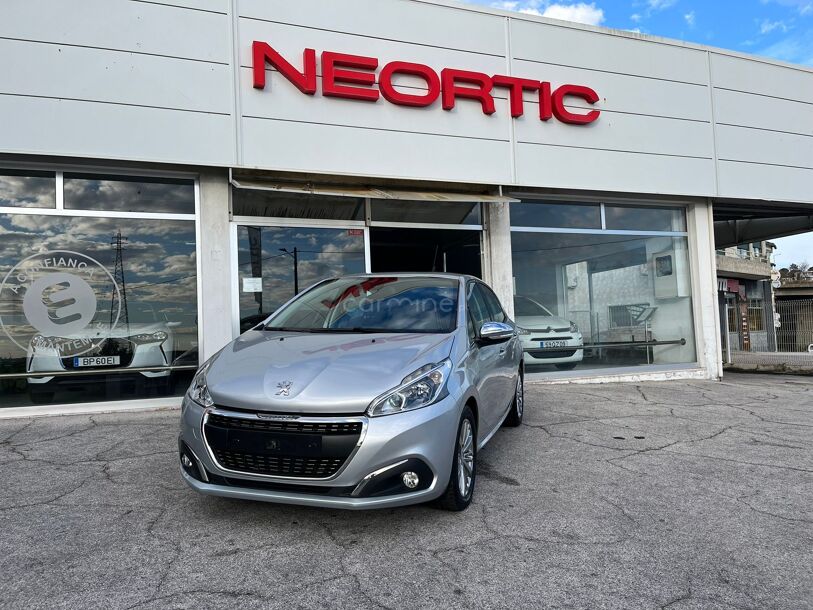 Peugeot 208 1.2 PureTech Allure EAT6 com 47 768 km por 13 850 € Neortic ...