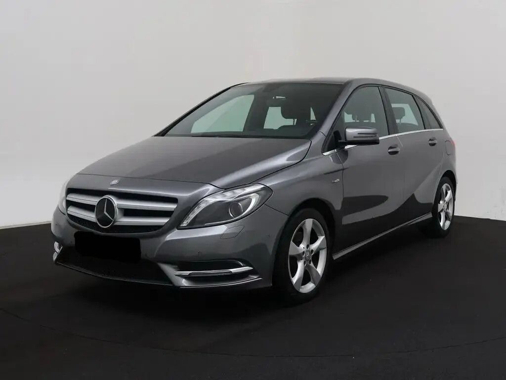 Mercedes Classe B B 180 CDi BlueEfficiency Aut. com 183 460 km por 12 ...