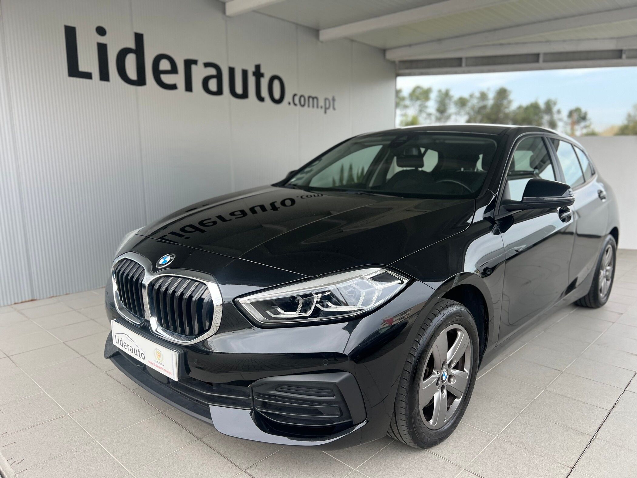 BMW Serie-1 116 d Advantage Auto com 174 000 km por 19 950 € Liderauto ...