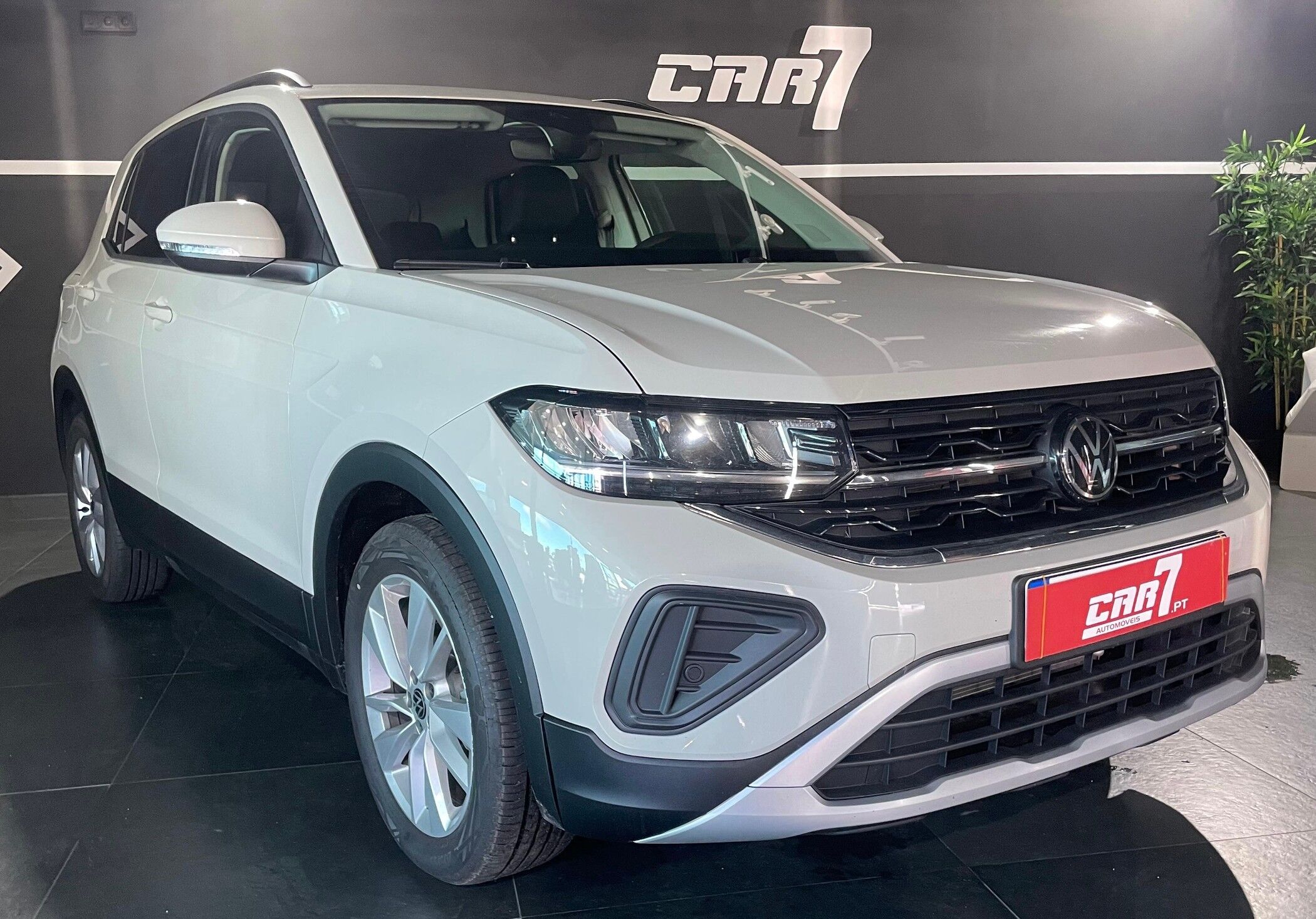 Volkswagen T-Cross 1.0 TSI com 1 275 km por 23 990 € Car7 - Ovar | Aveiro