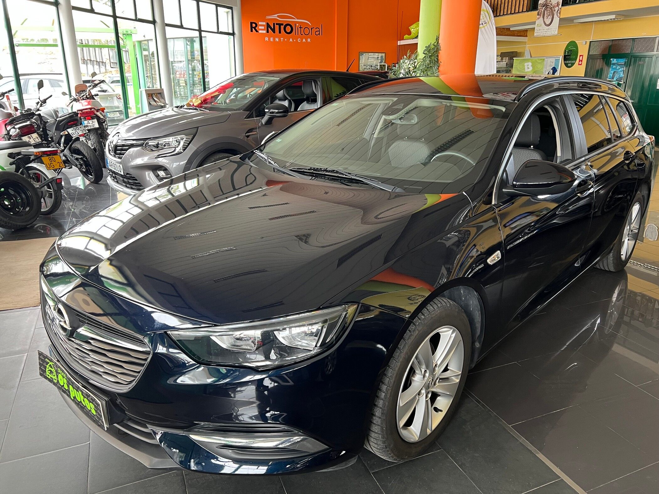 Opel Insignia 1.6 CDTi Innovation com 150 000 km por 19 990 € Stand Os ...