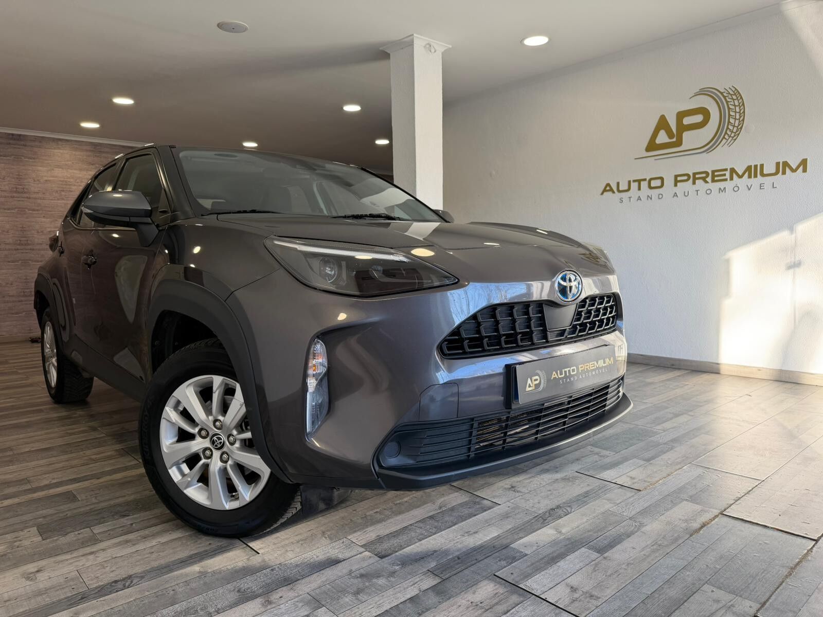 Toyota Yaris Cross 1.5 HDF Comfort Plus com 156 000 km por 20 500 ...