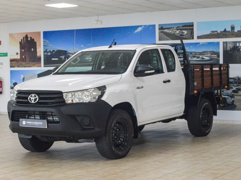 Toyota Hilux 2.4 D-4D 4WD CE CM com 166 059 km por 32 750 € Carina ...