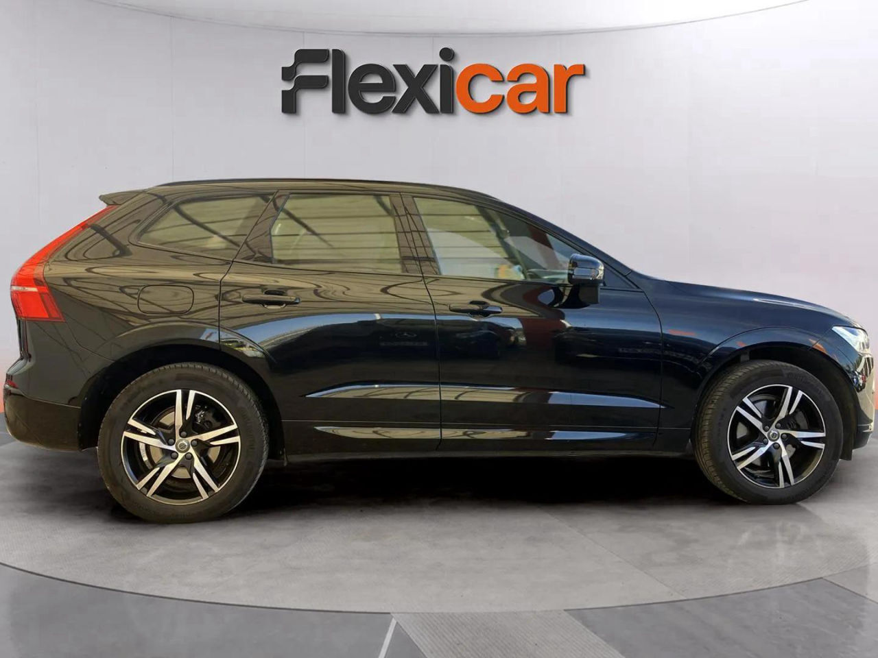 Volvo XC60 2.0 T8 PHEV R-Design Expression AWD com 69 990 km por 38 890 € Flexicar Lisboa ...
