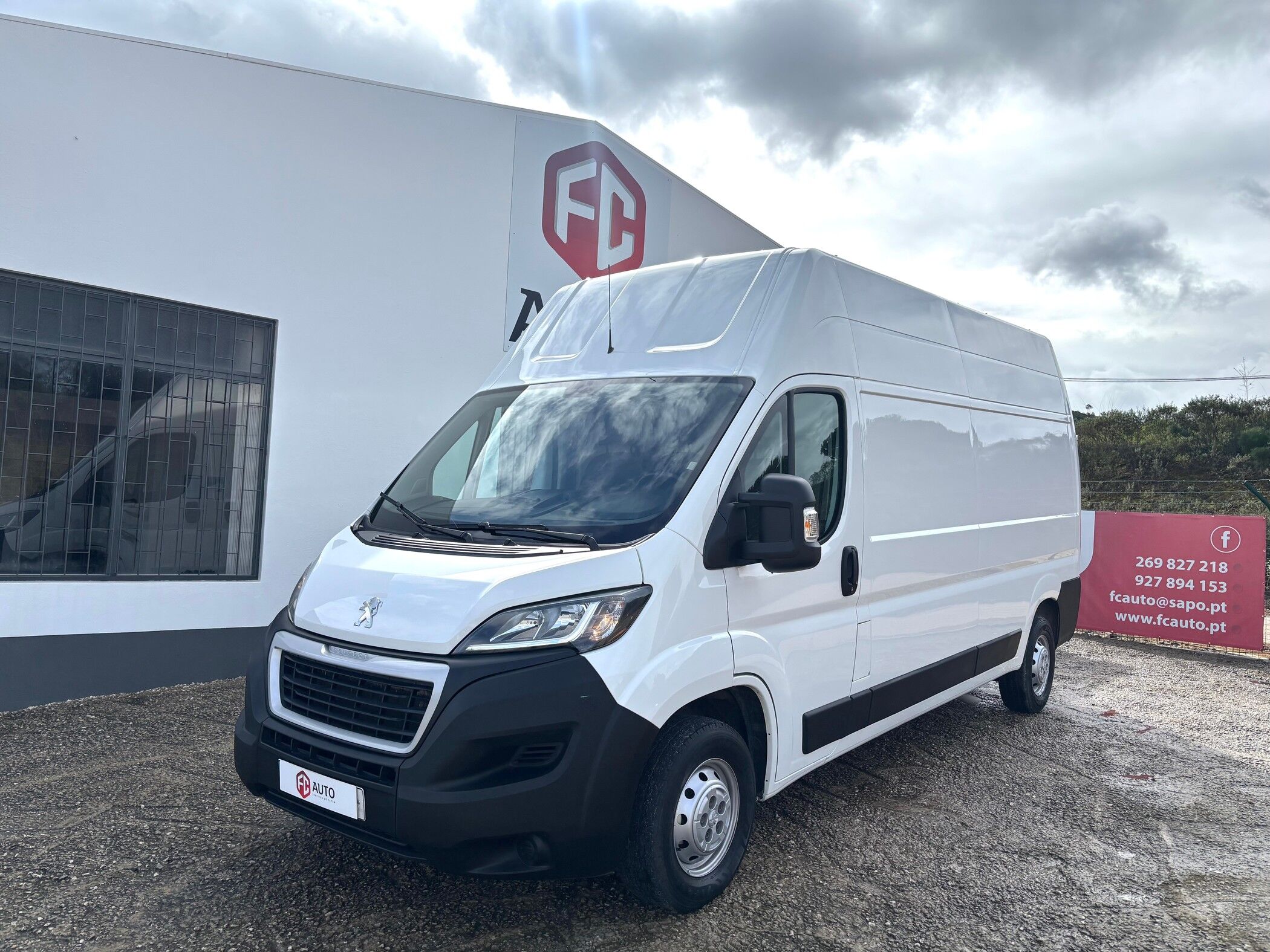 Peugeot Boxer 2.2 BlueHDi 335 L3H3 Pro com 160 288 km por 20 500 ...